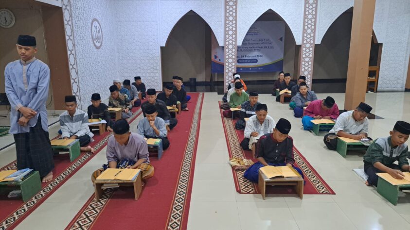 Pesantren Darul Akhyar Menekuni Nahwu Sharaf