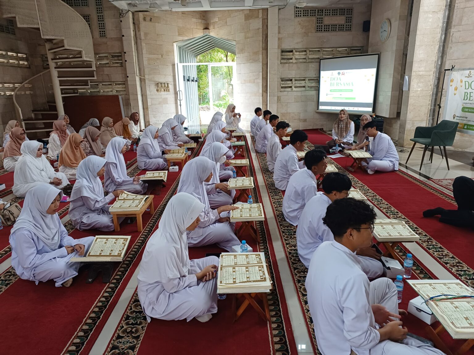Doa Bersama Sambut Sumatif Akhir Jenjang, Siswa SMP Bosowa Al Azhar ...