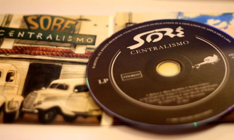 Merayakan 20 Tahun Album “Centralismo”, SORE Tampil Secara Emosional